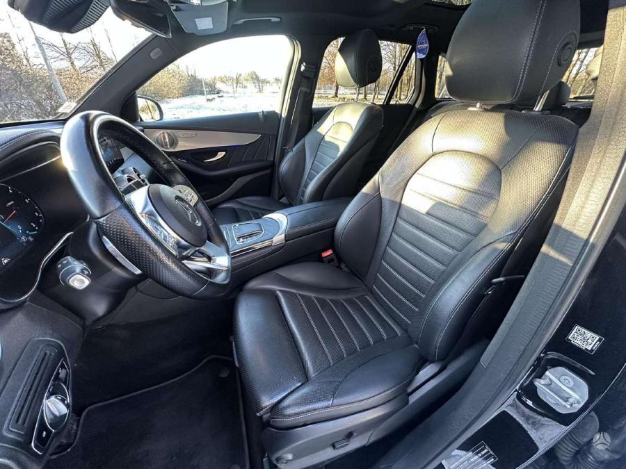 Black Mercedes-Benz GLC 300 2020 in Taurage, with an engine capacity of 1.95 L and mileage of 414 thousand km for 21900 €, photo 17 on AUTOMOTO.COM.LV