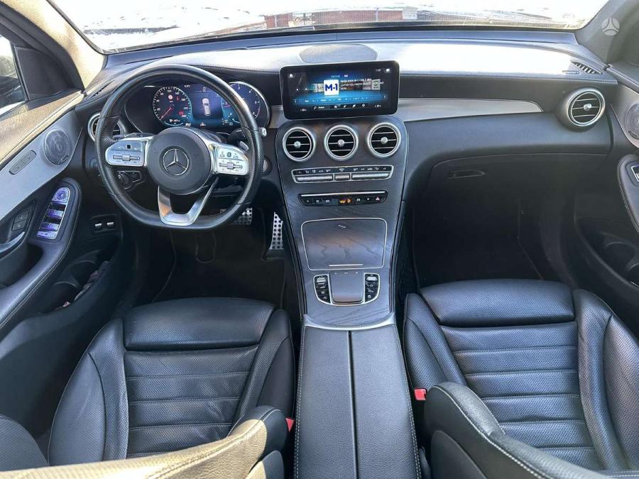Black Mercedes-Benz GLC 300 2020 in Taurage, with an engine capacity of 1.95 L and mileage of 414 thousand km for 21900 €, photo 19 on AUTOMOTO.COM.LV