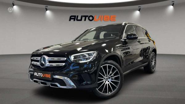 Black Mercedes-Benz GLC 300 2020 in Vilnius, with an engine capacity of 2.00 L and mileage of 156 thousand km for 30989 €, photo 1 on AUTOMOTO.COM.LV