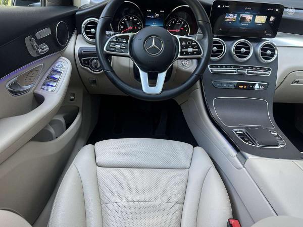 Melns Mercedes-Benz GLC 300 2020 Šauļi, ar dzinēja tilpumu 2.00 L un nobraukumu 105 tūkst. km par 27000 €, foto 4 vietnē AUTOMOTO.COM.LV