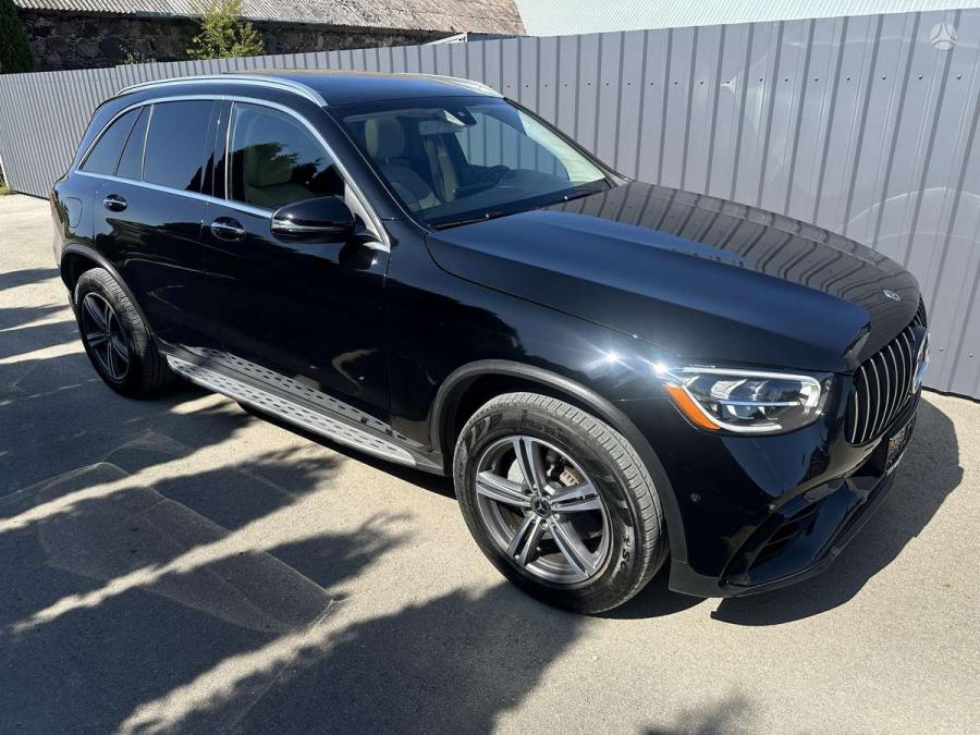 Melns Mercedes-Benz GLC 300 2020 Šauļi, ar dzinēja tilpumu 2.00 L un nobraukumu 105 tūkst. km par 27000 €, foto 7 vietnē AUTOMOTO.COM.LV