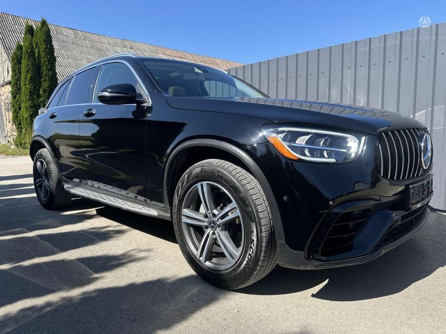 Melns Mercedes-Benz GLC 300 2020 Šauļi, ar dzinēja tilpumu 2.00 L un nobraukumu 105 tūkst. km par 27000 €, foto 12 vietnē AUTOMOTO.COM.LV