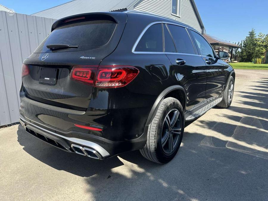 Melns Mercedes-Benz GLC 300 2020 Šauļi, ar dzinēja tilpumu 2.00 L un nobraukumu 105 tūkst. km par 27000 €, foto 13 vietnē AUTOMOTO.COM.LV