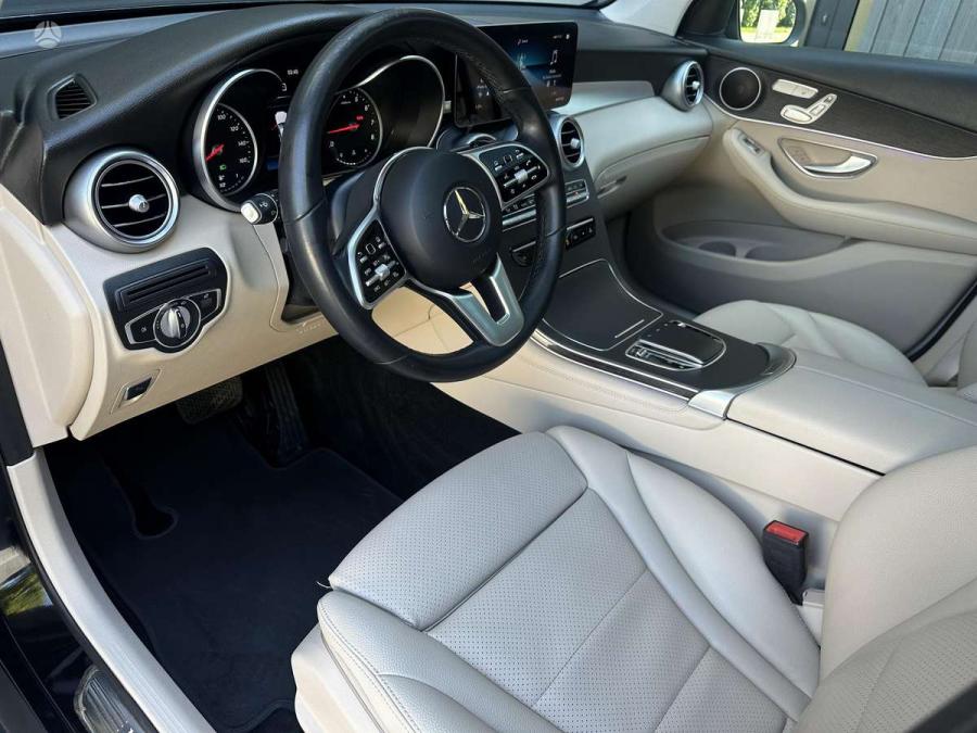 Melns Mercedes-Benz GLC 300 2020 Šauļi, ar dzinēja tilpumu 2.00 L un nobraukumu 105 tūkst. km par 27000 €, foto 20 vietnē AUTOMOTO.COM.LV