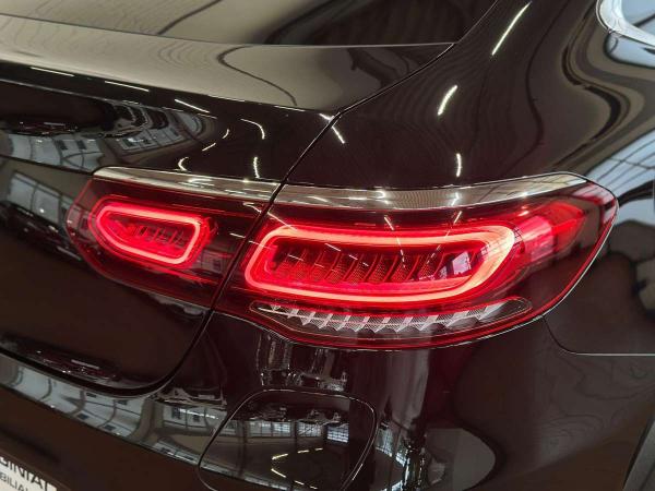 Melns Mercedes-Benz GLC 300 2020 Kauņa, ar dzinēja tilpumu 1.95 L un nobraukumu 233 tūkst. km par 29900 €, foto 7 vietnē AUTOMOTO.COM.LV