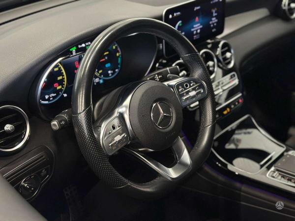 Melns Mercedes-Benz GLC 300 2020 Kauņa, ar dzinēja tilpumu 1.95 L un nobraukumu 233 tūkst. km par 29900 €, foto 9 vietnē AUTOMOTO.COM.LV