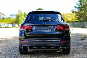 Melns Mercedes-Benz GLC 300 2020 Kretinga, ar dzinēja tilpumu 2.00 L un nobraukumu 102 tūkst. km par 28650 €, foto 9 vietnē AUTOMOTO.COM.LV