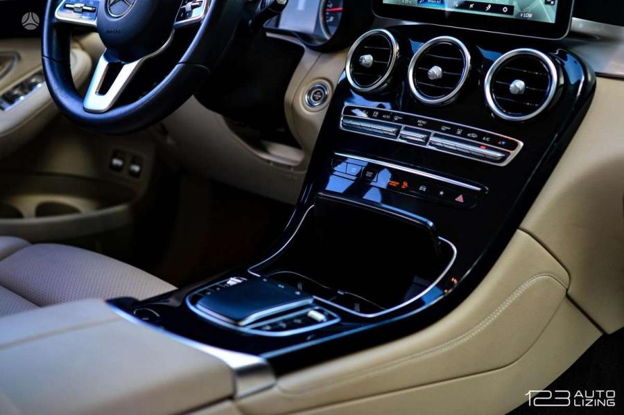 Melns Mercedes-Benz GLC 300 2020 Kretinga, ar dzinēja tilpumu 2.00 L un nobraukumu 102 tūkst. km par 28650 €, foto 19 vietnē AUTOMOTO.COM.LV