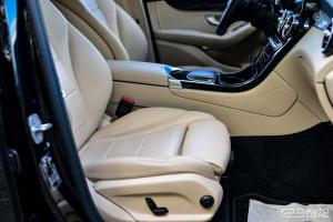 Melns Mercedes-Benz GLC 300 2020 Kretinga, ar dzinēja tilpumu 2.00 L un nobraukumu 102 tūkst. km par 28650 €, foto 20 vietnē AUTOMOTO.COM.LV