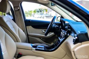 Melns Mercedes-Benz GLC 300 2020 Kretinga, ar dzinēja tilpumu 2.00 L un nobraukumu 102 tūkst. km par 28650 €, foto 21 vietnē AUTOMOTO.COM.LV