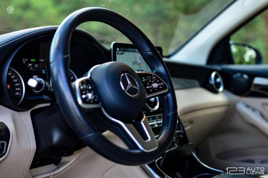 Melns Mercedes-Benz GLC 300 2020 Kretinga, ar dzinēja tilpumu 2.00 L un nobraukumu 102 tūkst. km par 28650 €, foto 26 vietnē AUTOMOTO.COM.LV