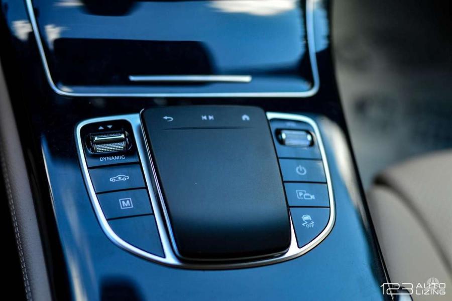 Melns Mercedes-Benz GLC 300 2020 Kretinga, ar dzinēja tilpumu 2.00 L un nobraukumu 102 tūkst. km par 28650 €, foto 27 vietnē AUTOMOTO.COM.LV