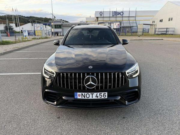 Black Mercedes-Benz GLC 300 2020 in Vilnius, with an engine capacity of 1.99 L and mileage of 94 thousand km for 26000 €, photo 3 on AUTOMOTO.COM.LV