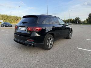 Черный Мерседес GLC 300 2020 в Вильнюс, объемом двигателя 1.99 л и пробегом 94 тыс. км за 26000 €, фото 7 на AUTOMOTO.COM.LV
