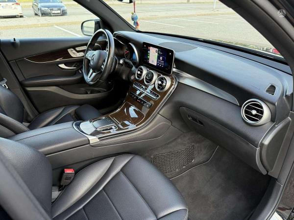 Black Mercedes-Benz GLC 300 2020 in Vilnius, with an engine capacity of 1.99 L and mileage of 94 thousand km for 26000 €, photo 11 on AUTOMOTO.COM.LV