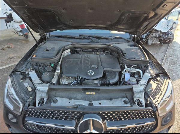 Black Mercedes-Benz GLC 300 2021 in Klaipeda, with an engine capacity of 1.95 L and mileage of 112 thousand km for 14100 €, photo 8 on AUTOMOTO.COM.LV