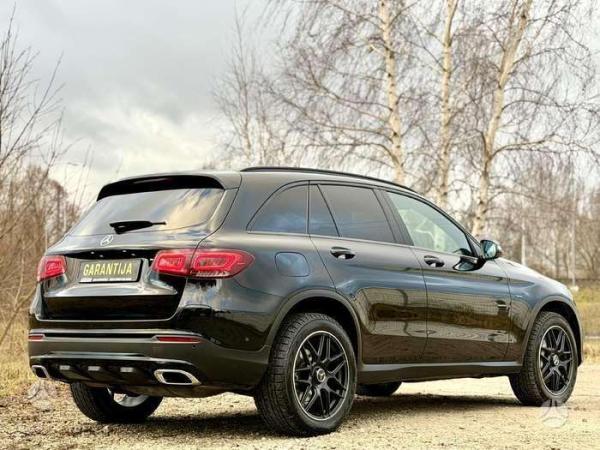 Black Mercedes-Benz GLC 300 2021 in Siauliai, with an engine capacity of 2.00 L and mileage of 175 thousand km for 30900 €, photo 4 on AUTOMOTO.COM.LV