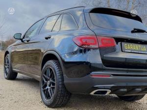 Melns Mercedes-Benz GLC 300 2021 Šauļi, ar dzinēja tilpumu 2.00 L un nobraukumu 175 tūkst. km par 30900 €, foto 7 vietnē AUTOMOTO.COM.LV