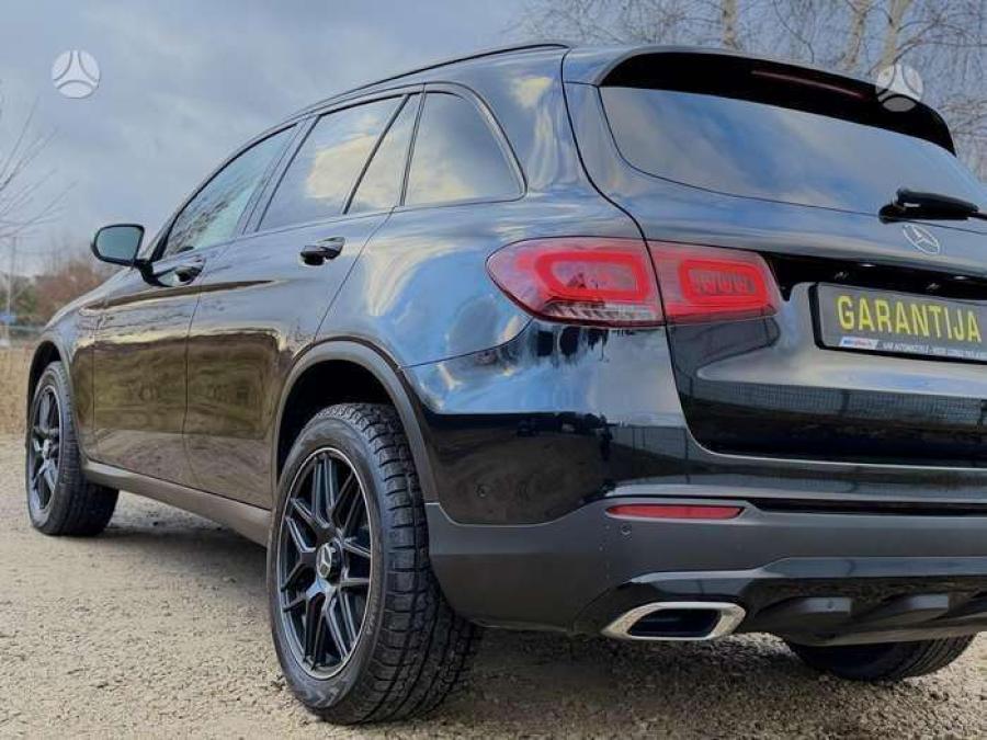 Melns Mercedes-Benz GLC 300 2021 Šauļi, ar dzinēja tilpumu 2.00 L un nobraukumu 175 tūkst. km par 30900 €, foto 7 vietnē AUTOMOTO.COM.LV