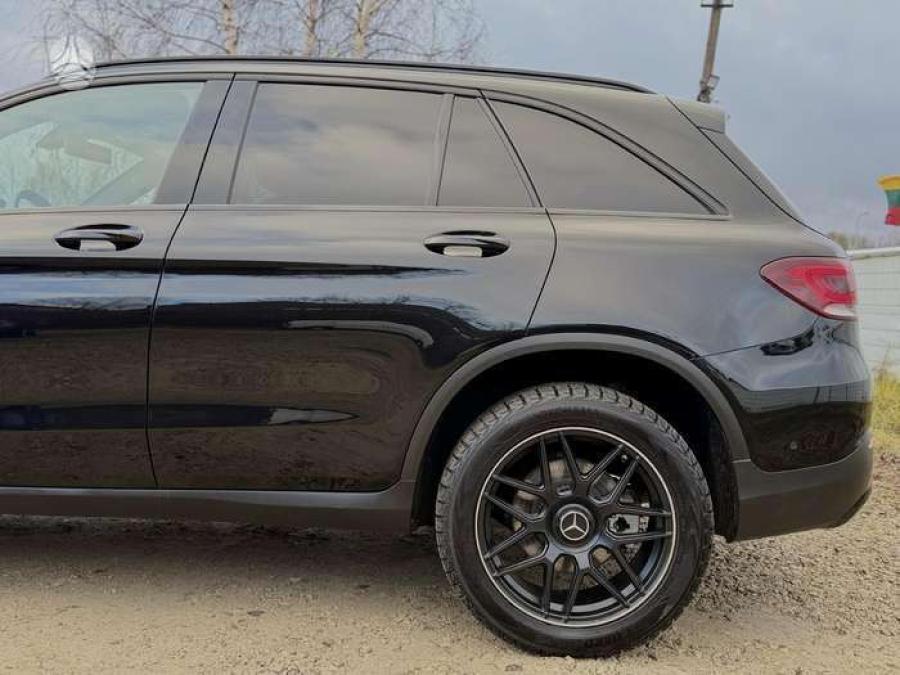 Melns Mercedes-Benz GLC 300 2021 Šauļi, ar dzinēja tilpumu 2.00 L un nobraukumu 175 tūkst. km par 30900 €, foto 12 vietnē AUTOMOTO.COM.LV