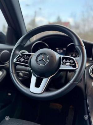 Melns Mercedes-Benz GLC 300 2021 Šauļi, ar dzinēja tilpumu 2.00 L un nobraukumu 175 tūkst. km par 30900 €, foto 21 vietnē AUTOMOTO.COM.LV