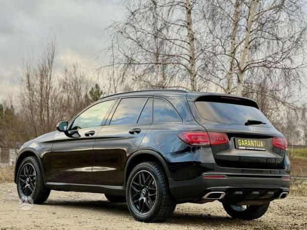 Melns Mercedes-Benz GLC 300 2021 Šauļi, ar dzinēja tilpumu 2.00 L un nobraukumu 175 tūkst. km par 30900 €, foto 3 vietnē AUTOMOTO.COM.LV