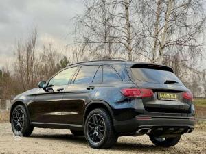 Melns Mercedes-Benz GLC 300 2021 Šauļi, ar dzinēja tilpumu 2.00 L un nobraukumu 175 tūkst. km par 30900 €, foto 3 vietnē AUTOMOTO.COM.LV