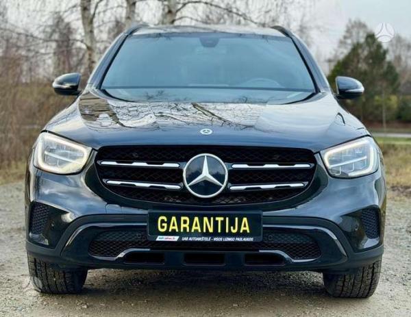 Melns Mercedes-Benz GLC 300 2021 Šauļi, ar dzinēja tilpumu 2.00 L un nobraukumu 175 tūkst. km par 30900 €, foto 5 vietnē AUTOMOTO.COM.LV