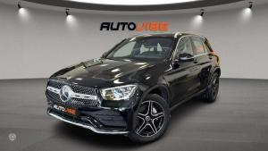 Black Mercedes-Benz GLC 300 2021 in Vilnius, with an engine capacity of 2.00 L and mileage of 145 thousand km for 31777 €, photo 2 on AUTOMOTO.COM.LV