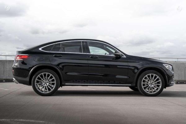 Melns Mercedes-Benz GLC 300 2021 Kauņa, ar dzinēja tilpumu 2.00 L un nobraukumu 72 tūkst. km par 38900 €, foto 6 vietnē AUTOMOTO.COM.LV