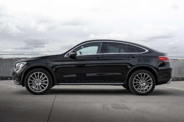 Melns Mercedes-Benz GLC 300 2021 Kauņa, ar dzinēja tilpumu 2.00 L un nobraukumu 72 tūkst. km par 38900 €, foto 7 vietnē AUTOMOTO.COM.LV