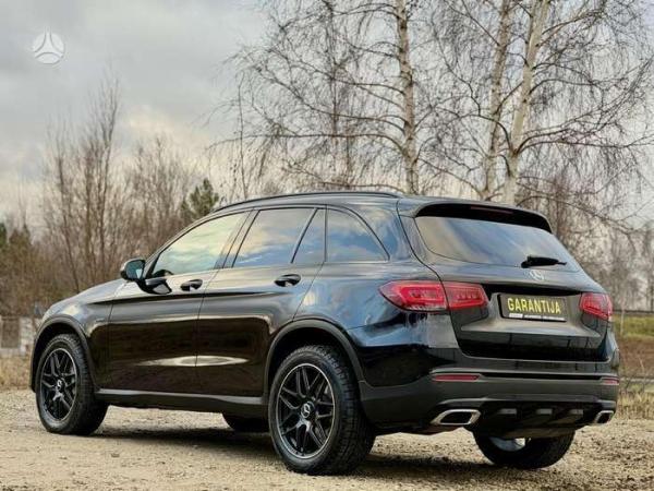 Black Mercedes-Benz GLC 300 2021 in Siauliai, with an engine capacity of 2.00 L and mileage of 175 thousand km for 30900 €, photo 3 on AUTOMOTO.COM.LV