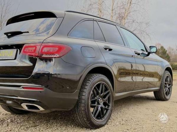 Black Mercedes-Benz GLC 300 2021 in Siauliai, with an engine capacity of 2.00 L and mileage of 175 thousand km for 30900 €, photo 8 on AUTOMOTO.COM.LV