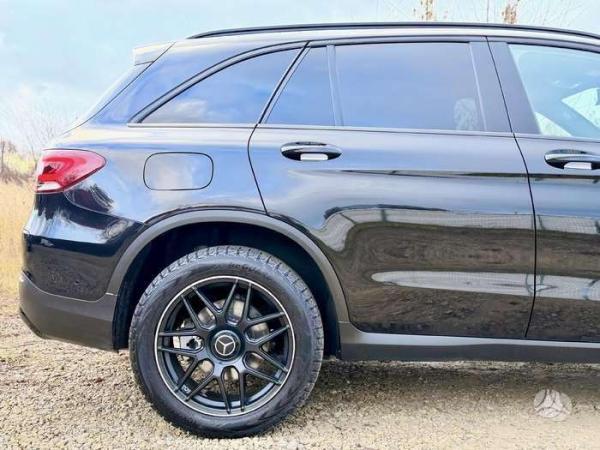 Black Mercedes-Benz GLC 300 2021 in Siauliai, with an engine capacity of 2.00 L and mileage of 175 thousand km for 30900 €, photo 9 on AUTOMOTO.COM.LV