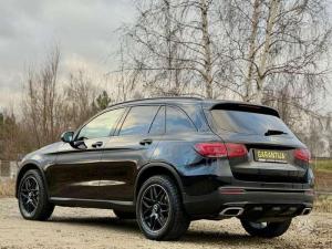 Melns Mercedes-Benz GLC 300 2021 Šauļi, ar dzinēja tilpumu 2.00 L un nobraukumu 175 tūkst. km par 30900 €, foto 3 vietnē AUTOMOTO.COM.LV