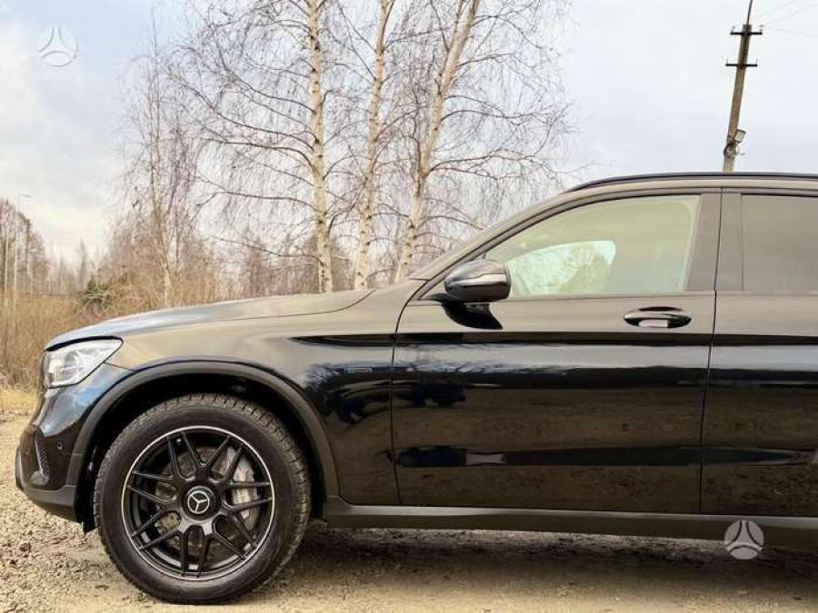 Melns Mercedes-Benz GLC 300 2021 Šauļi, ar dzinēja tilpumu 2.00 L un nobraukumu 175 tūkst. km par 30900 €, foto 11 vietnē AUTOMOTO.COM.LV