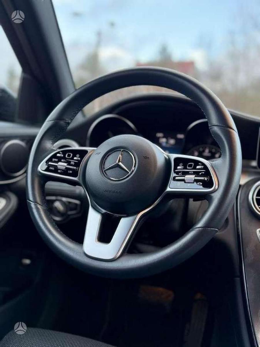 Melns Mercedes-Benz GLC 300 2021 Šauļi, ar dzinēja tilpumu 2.00 L un nobraukumu 175 tūkst. km par 30900 €, foto 21 vietnē AUTOMOTO.COM.LV