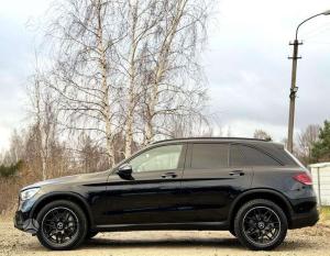 Black Mercedes-Benz GLC 300 2021 in Siauliai, with an engine capacity of 2.00 L and mileage of 175 thousand km for 29999 €, photo 15 on AUTOMOTO.COM.LV