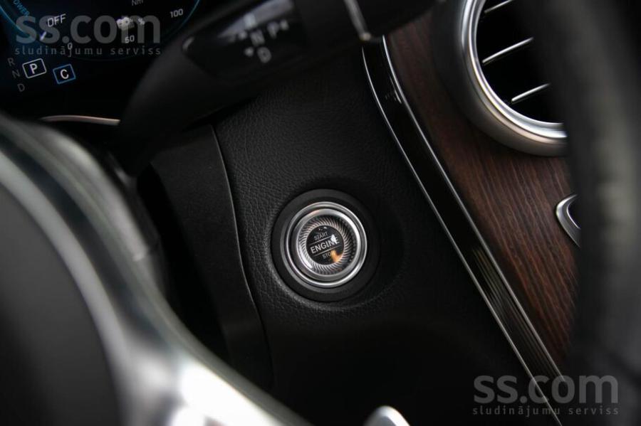 Melns Mercedes-Benz GLC 300 2021 Tukums, ar dzinēja tilpumu 2.00 L un nobraukumu 136 tūkst. km par 29990 €, foto 16 vietnē AUTOMOTO.COM.LV