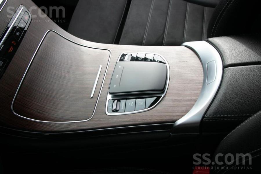 Melns Mercedes-Benz GLC 300 2021 Tukums, ar dzinēja tilpumu 2.00 L un nobraukumu 136 tūkst. km par 29990 €, foto 17 vietnē AUTOMOTO.COM.LV