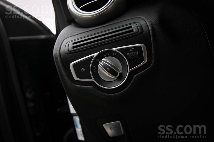 Melns Mercedes-Benz GLC 300 2021 Tukums, ar dzinēja tilpumu 2.00 L un nobraukumu 136 tūkst. km par 29990 €, foto 18 vietnē AUTOMOTO.COM.LV