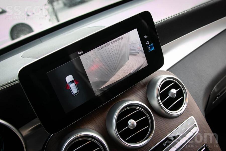 Melns Mercedes-Benz GLC 300 2021 Tukums, ar dzinēja tilpumu 2.00 L un nobraukumu 136 tūkst. km par 29990 €, foto 31 vietnē AUTOMOTO.COM.LV