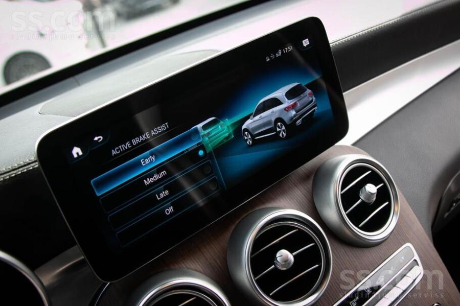 Melns Mercedes-Benz GLC 300 2021 Tukums, ar dzinēja tilpumu 2.00 L un nobraukumu 136 tūkst. km par 29990 €, foto 32 vietnē AUTOMOTO.COM.LV