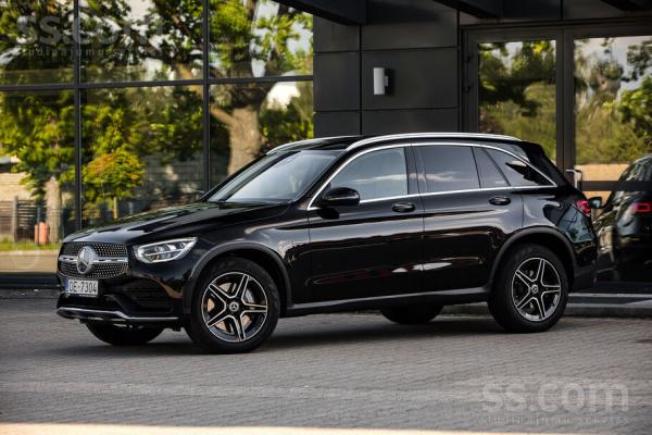 Melns Mercedes-Benz GLC 300 2021 Rīga, ar dzinēja tilpumu 2.00 L un nobraukumu 0 tūkst. km par 27800 €, foto 2 vietnē AUTOMOTO.COM.LV