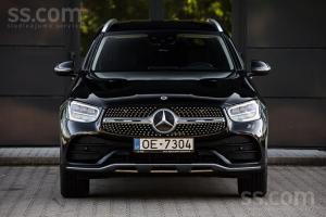 Black Mercedes-Benz GLC 300 2021 in Riga, with an engine capacity of 2.00 L and mileage of 0 thousand km for 25900 €, photo 5 on AUTOMOTO.COM.LV