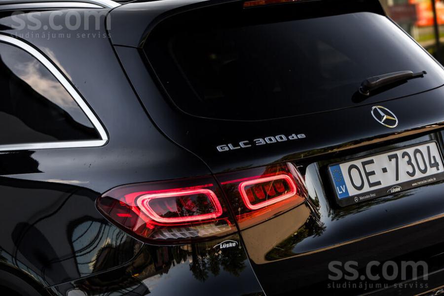 Black Mercedes-Benz GLC 300 2021 in Riga, with an engine capacity of 2.00 L and mileage of 0 thousand km for 25900 €, photo 11 on AUTOMOTO.COM.LV