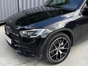 Melns Mercedes-Benz GLC 300 2021 Viļņa, ar dzinēja tilpumu 2.00 L un nobraukumu 156 tūkst. km par 35900 €, foto 3 vietnē AUTOMOTO.COM.LV