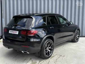 Melns Mercedes-Benz GLC 300 2021 Viļņa, ar dzinēja tilpumu 2.00 L un nobraukumu 156 tūkst. km par 35900 €, foto 6 vietnē AUTOMOTO.COM.LV