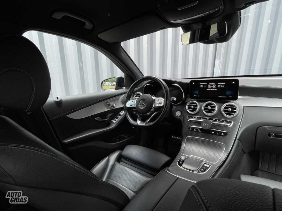 Melns Mercedes-Benz GLC 300 2021 Viļņa, ar dzinēja tilpumu 2.00 L un nobraukumu 156 tūkst. km par 35900 €, foto 12 vietnē AUTOMOTO.COM.LV