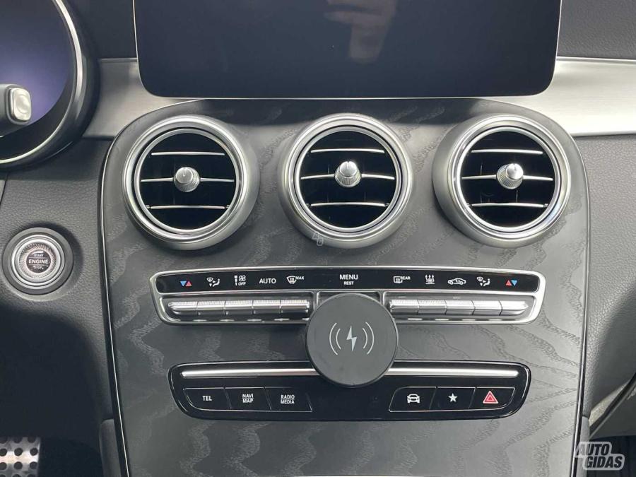Melns Mercedes-Benz GLC 300 2021 Viļņa, ar dzinēja tilpumu 2.00 L un nobraukumu 156 tūkst. km par 35900 €, foto 17 vietnē AUTOMOTO.COM.LV